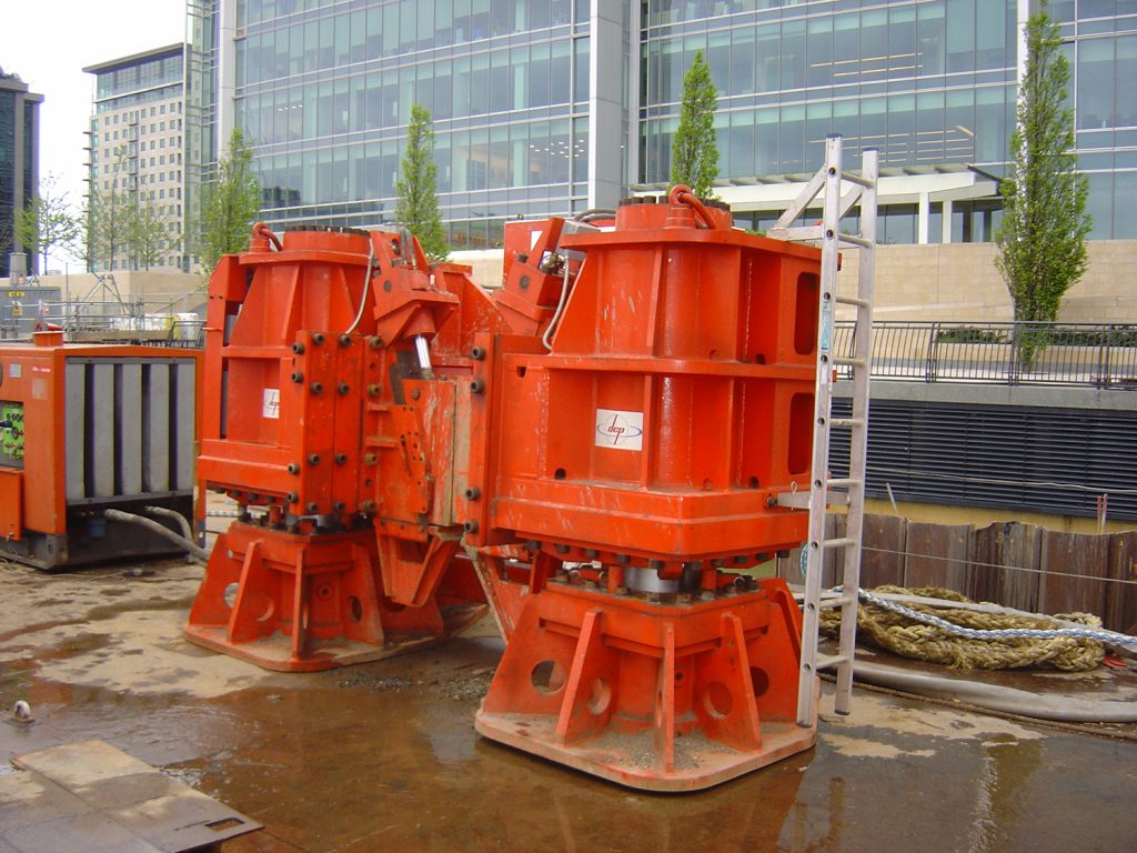 MARITIME CASE STUDY - THAMES PILE EXTRACTION - Steel Piling Group